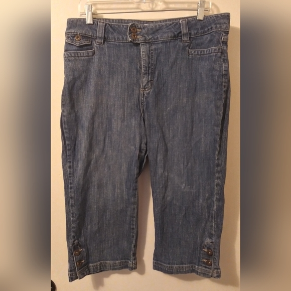 Lee | Jeans | Lee Capris Womens 6m Blue Denim Button Leg Medium Wash ...
